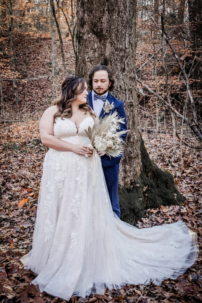 Winter Wedding in Tennessee - Sydnie and Hunter - Chapel in the Hollow