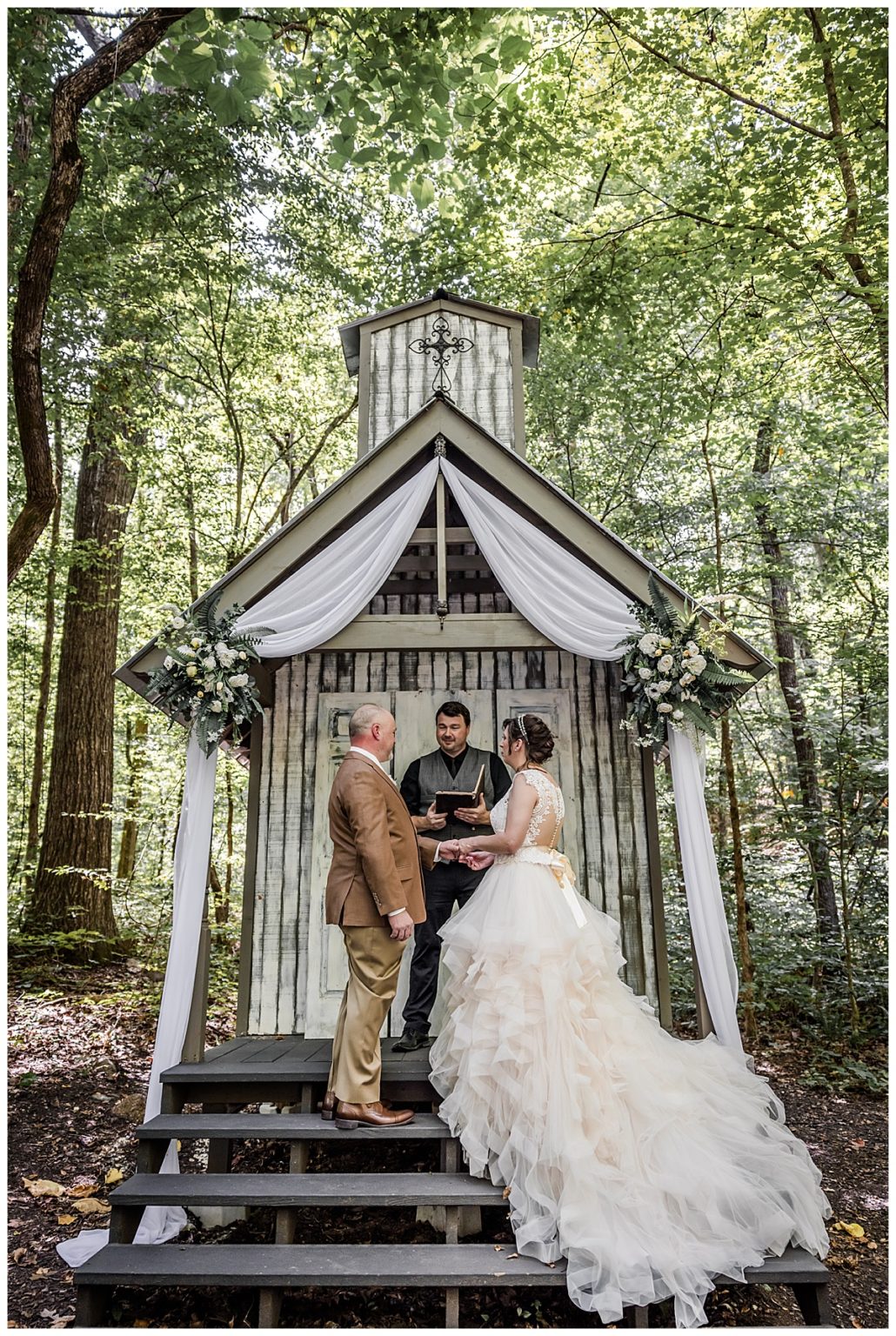 Micro Wedding in the Forest - Crystal and Travis - Chapel in the Hollow