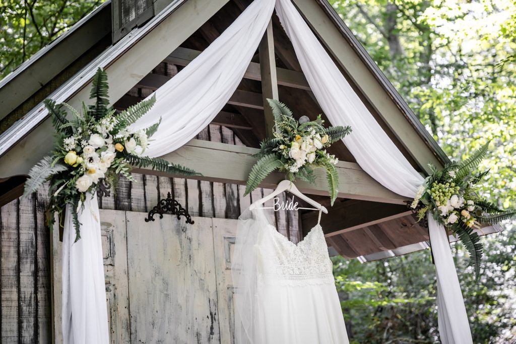 Classic Forest Micro Wedding - Libby and Taylor - Chapel in the Hollow
