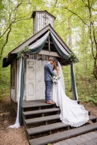 Midday Spring Micro Wedding - Rachel and Eric - Chapel in the Hollow