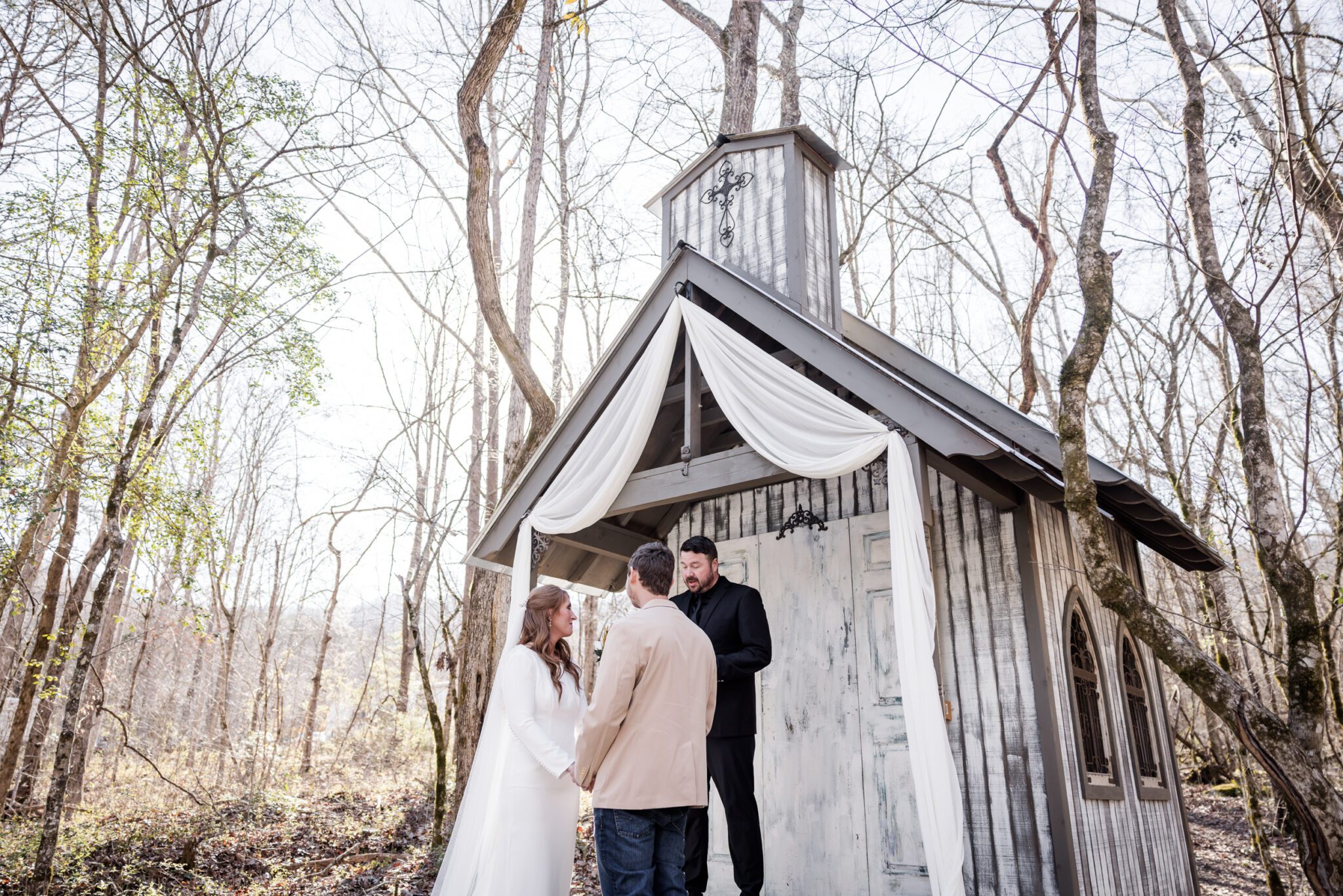 Spring Morning Elopement - Chelsi and Brock - Chapel in the Hollow