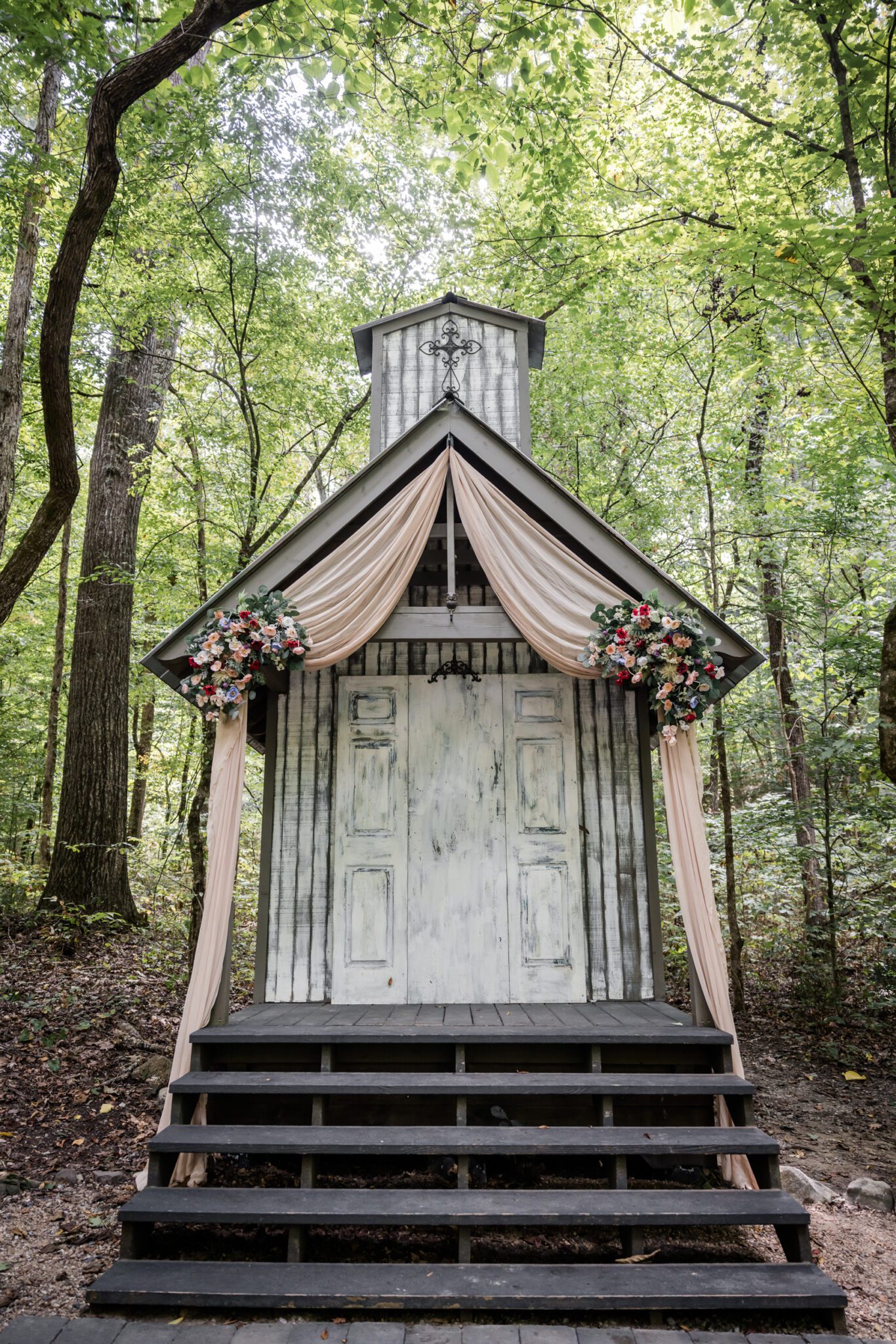 Magical Micro Wedding - Rachel and Jeffrey - Chapel in the Hollow