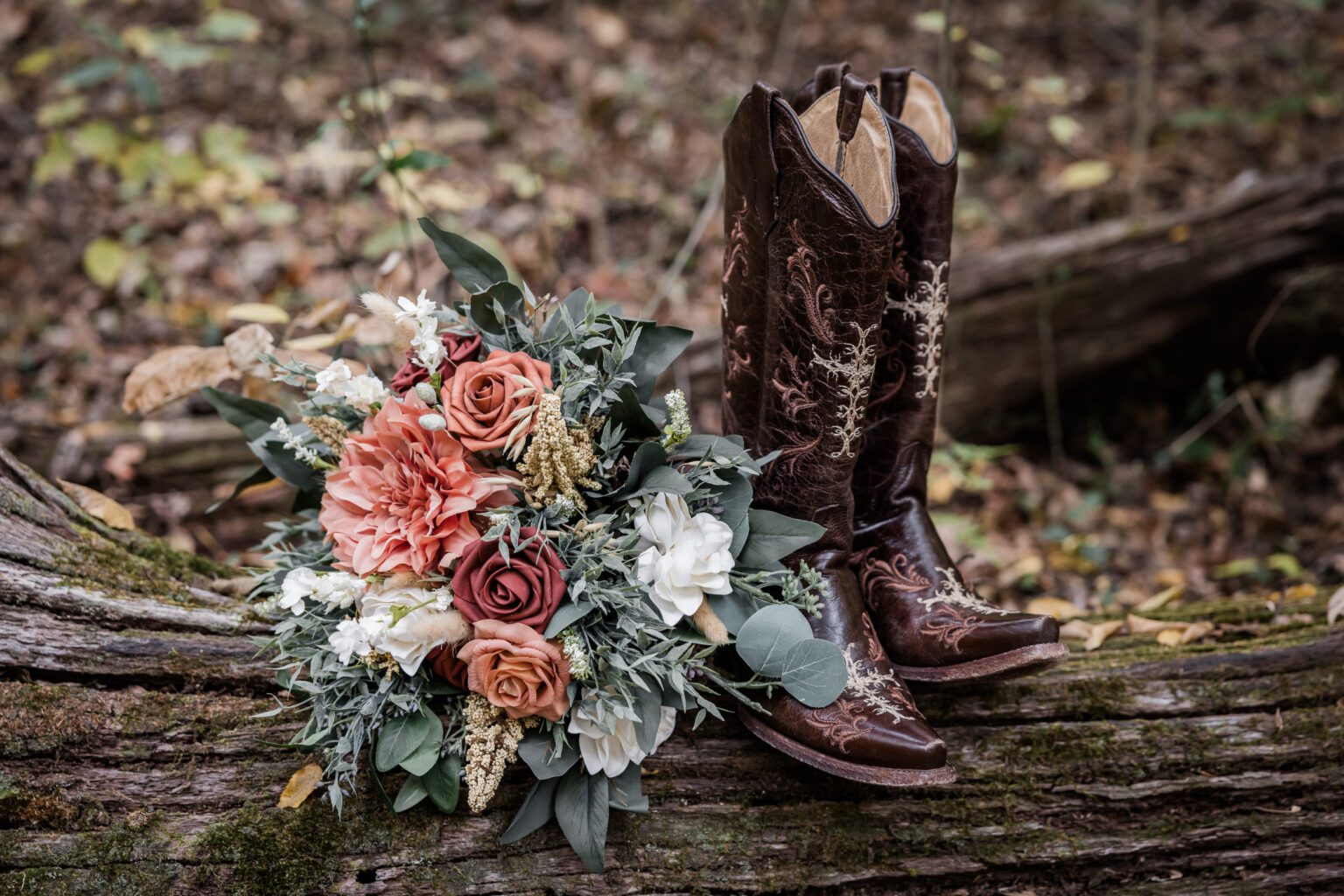 Midday Fall Micro Wedding - Paula and Darren - Chapel in the Hollow