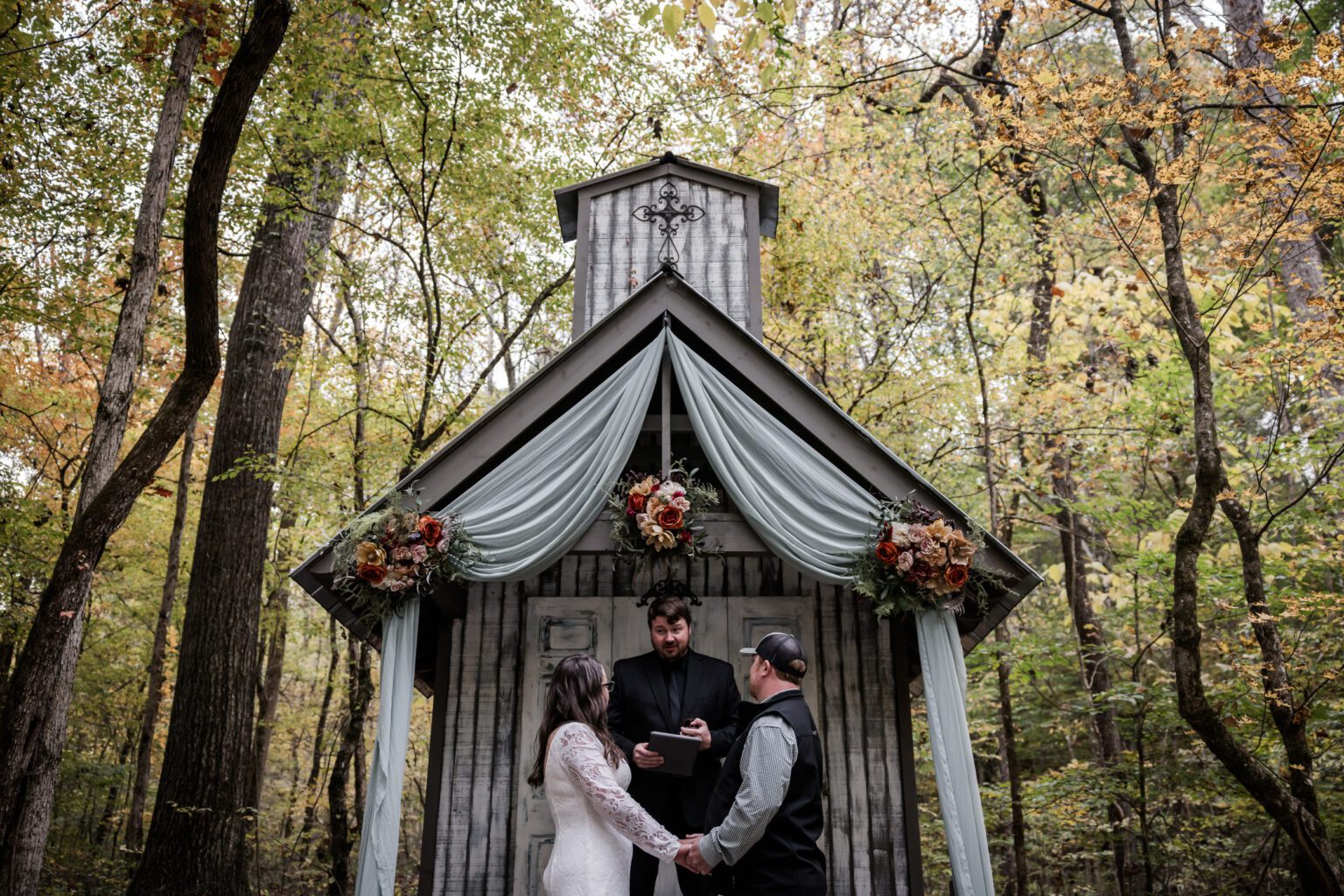 Midday Fall Micro Wedding - Paula and Darren - Chapel in the Hollow