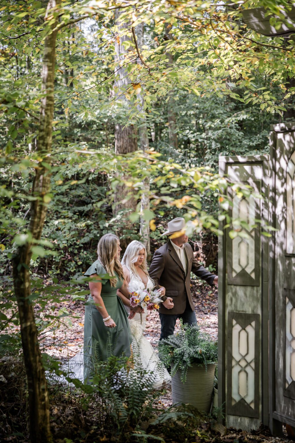 Neutral Fall Wedding - Brianne and Fredrick - Chapel in the Hollow