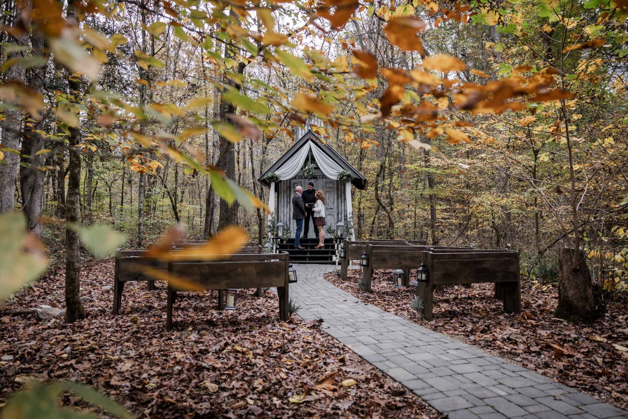 Relaxed Fall Elopement - Amber and Travis - Chapel in the Hollow