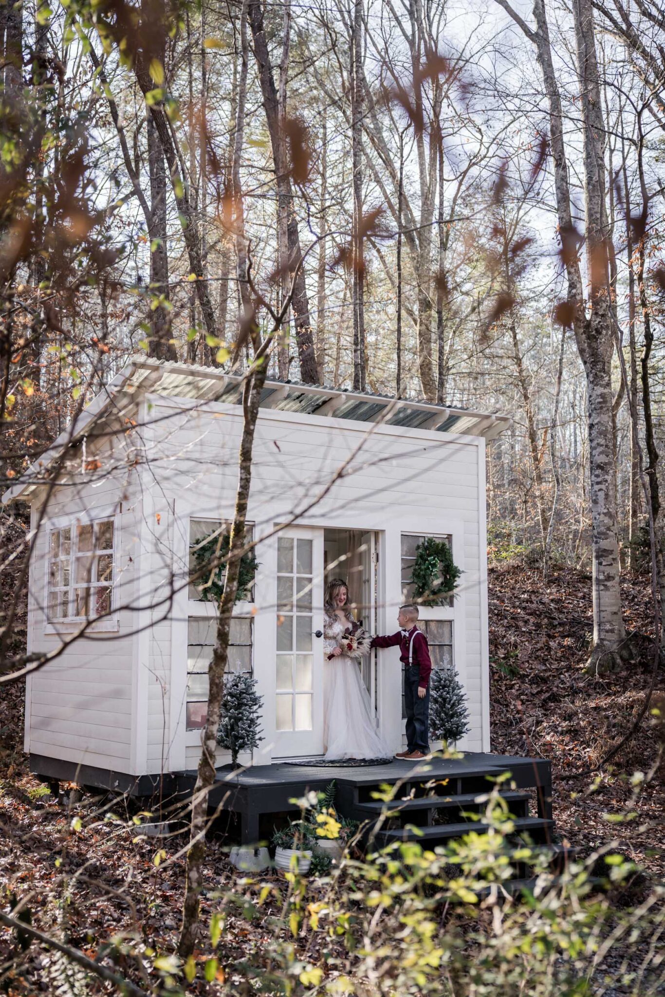 Country Winter Wedding - Laura and Thomas - Chapel in the Hollow