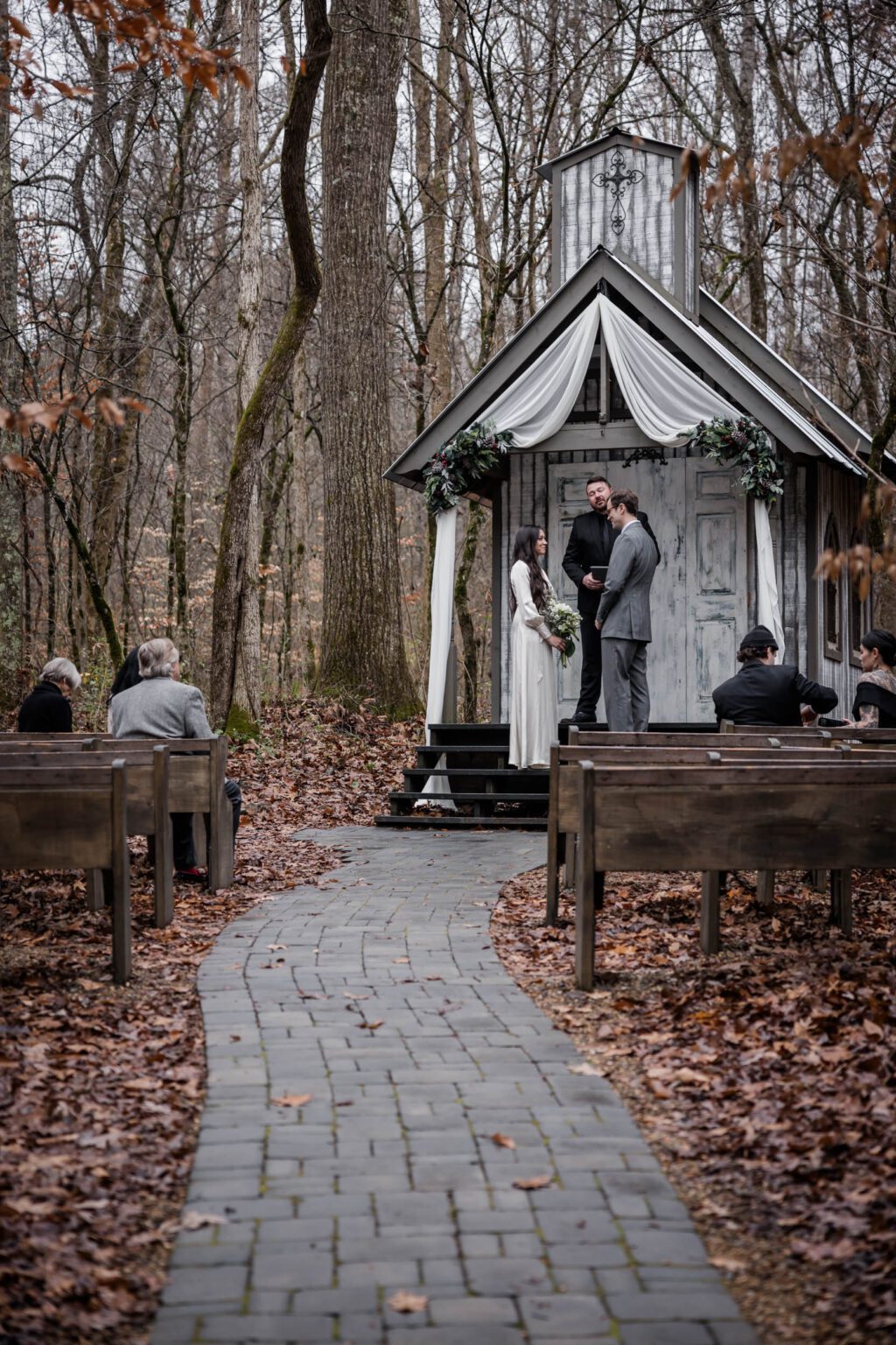 Chic Winter Micro Wedding - Rebecca and Samuel - Chapel in the Hollow