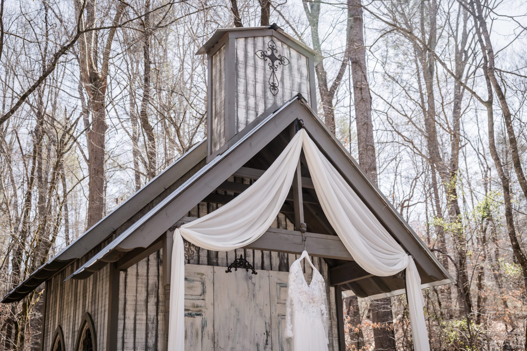 Spring Midday Micro Wedding - Chelsea and Nicholas - Chapel in the Hollow