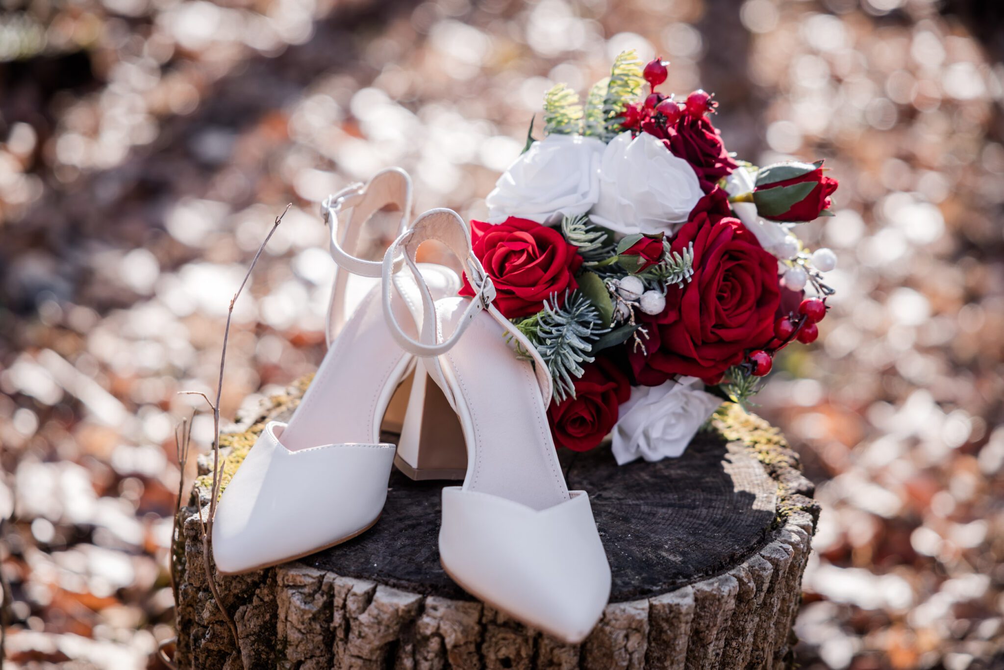Winter Micro Wedding - Nancy and Jacob - Chapel in the Hollow